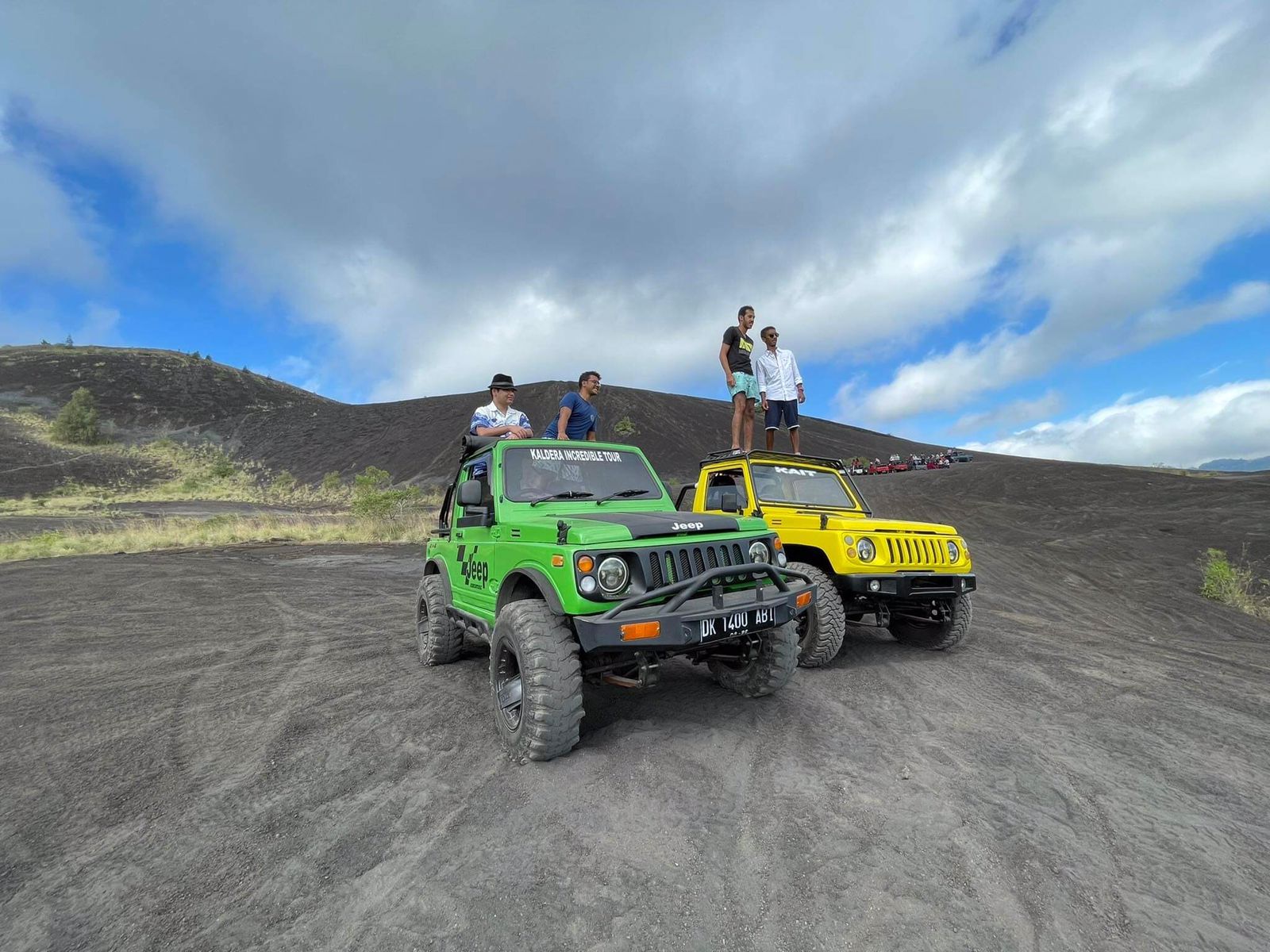 Black Lava & Black Sand Jeep Tour + Hot Spring - Tropic Tripper